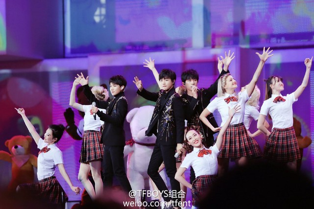 【TFboys】16年视频风云盛典-TF：家族图集-话本小说网